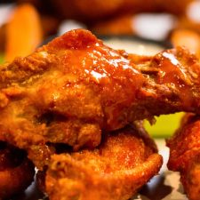 Gordon Ramsay Chicken Wings Recipe – Crispy, Spicy & Full Of Flavor