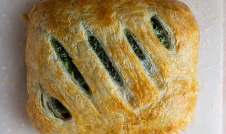 Gordon Ramsay Salmon En Croûte – Buttery, Flaky & Perfectly Cooked