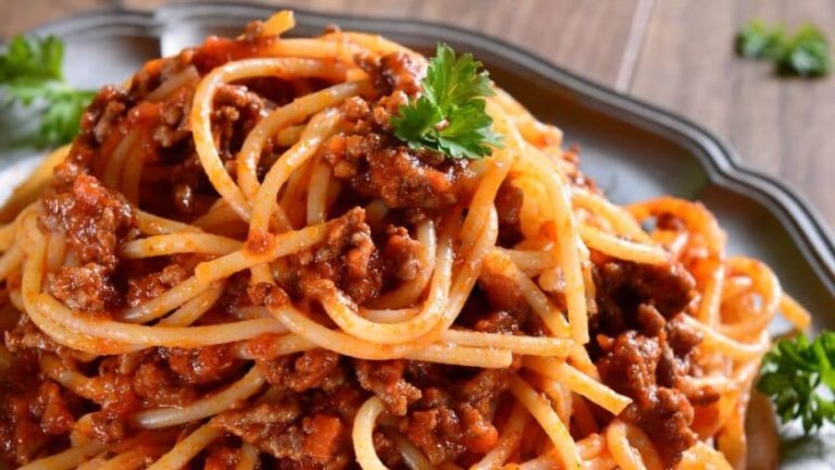 Gordon Ramsay Spaghetti Bolognese | Gordon Ramsay Eats
