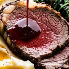Gordon Ramsay Standing Rib Roast – Rich, Juicy & Holiday-Worthy